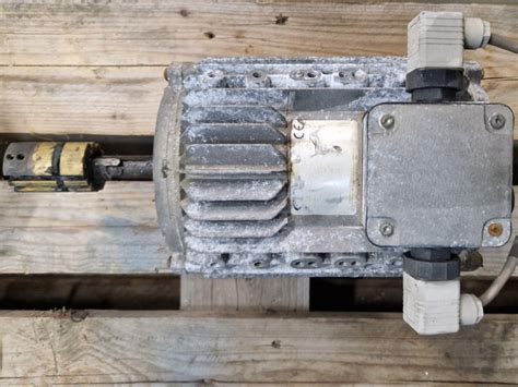 Used Carrier Cm29 G T Fan Motor Hos Bv