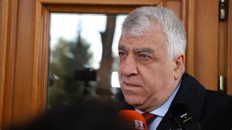 Румен Гечев Основната цел на външния натиск е послушно правителство за вземане и на военни