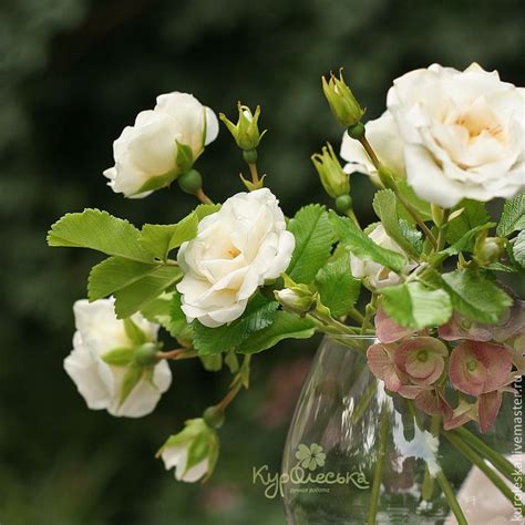 Белый шиповник из полимерной глины Оригинальный подарок