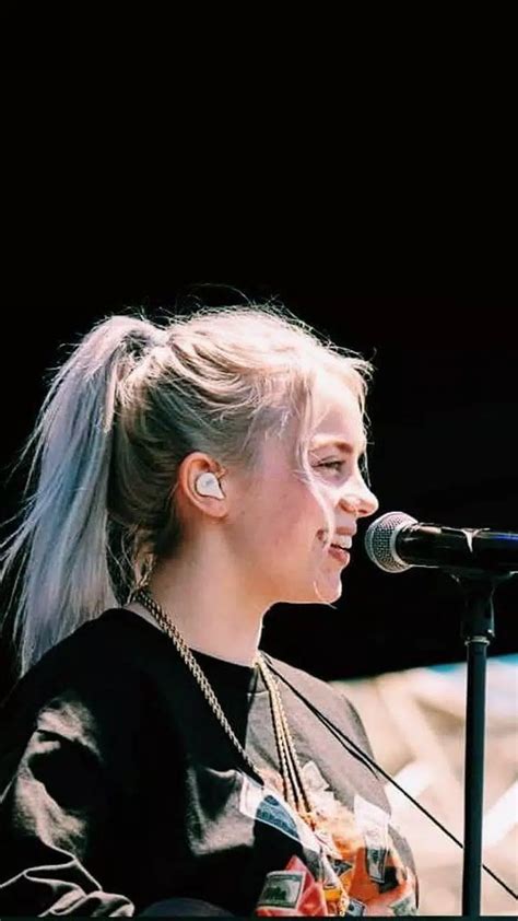 Billie Eilish Aesthetic Wallpapers · 140 Images 👑🌙🖤🕷️
