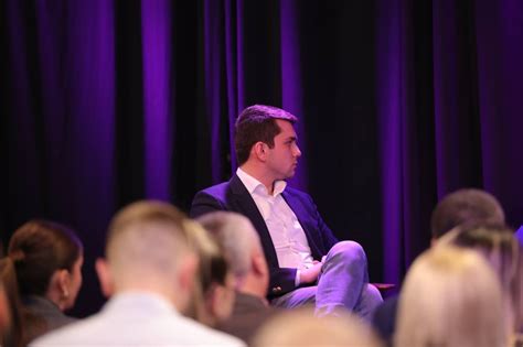 Hristijan Нема подобар начин да го изразиме нашиот патриотизам и љубов кон државата и народот