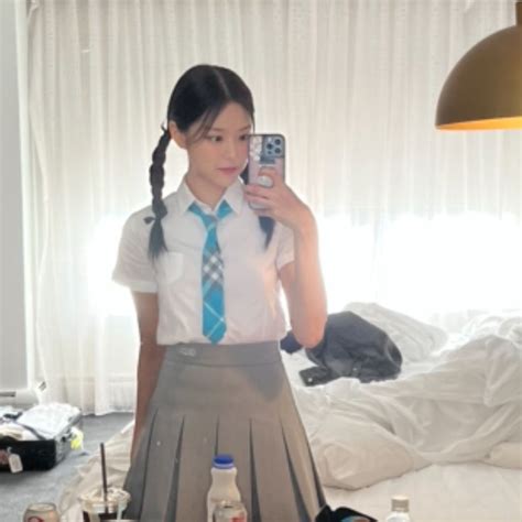 Pin By On Loona Fashion Girl Gal