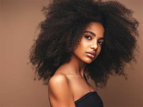 An Overview Of Mineral Oil For Hair Benefits And Myths Debunked