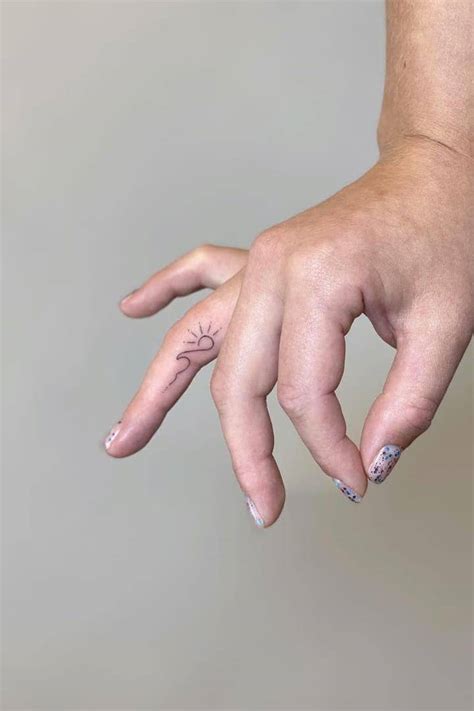 Tatuagens Nos Dedos A Tend Ncia Que Est Conquistando Os Cora Es Fitness E Est Tica