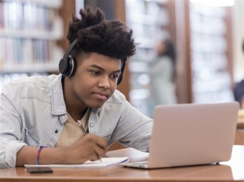 top 3 moodle lms 4 5 features for better courses