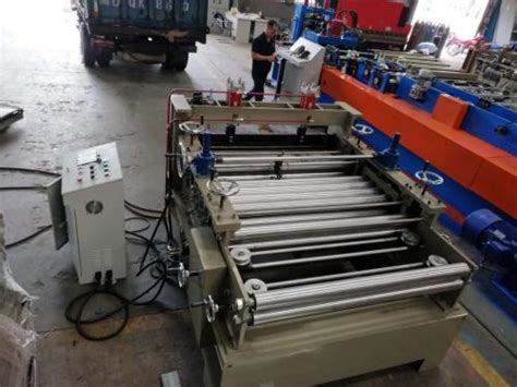 길이와 슬리 팅 머신으로 절단을 곧게 펴십시오 의 고품질 길이와 슬리 팅 머신으로 절단을 곧게 펴십시오