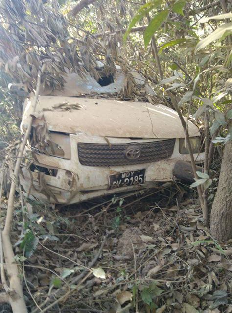 ကွတ်ခိုင်မြို့နယ်၊ နမ့်ကွတ်ရွာနှင့်နမ့်ဖလွန်းရွာအကြား တွင် ပျက်စီးနေသည့်တော်ယာဉ် ၁ စီးတွင် အလောင