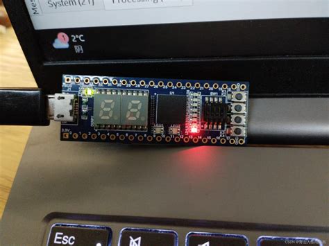 北邮22级信通院数电：verilog Fpga（9）第九周实验（1）实现带同步复位功能、采用上升沿触发的d触发器用verilog Hdl设计