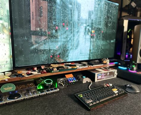 흐린날 키보드데스크 셋업 샷 데스크셋업 퀘이사존 Quasarzone