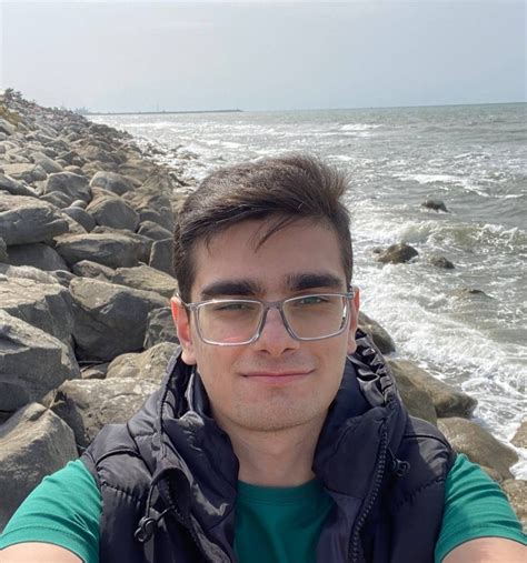 Parsa Mehdipour Medium