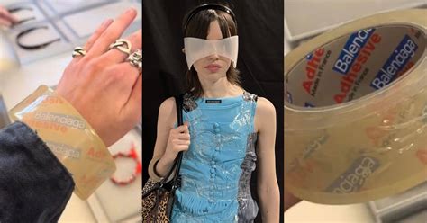 Polémica por costosa pulsera de cinta adhesiva de Balenciaga