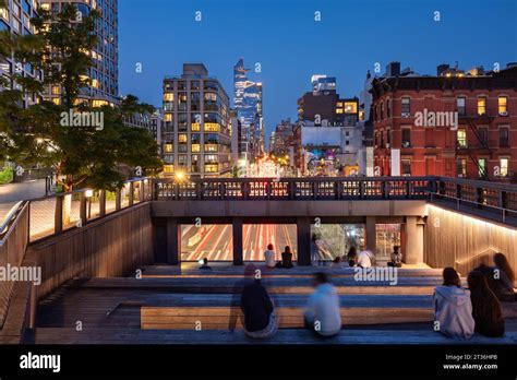 A Summer Evening At The Highline Lookout High Line Park On 10th