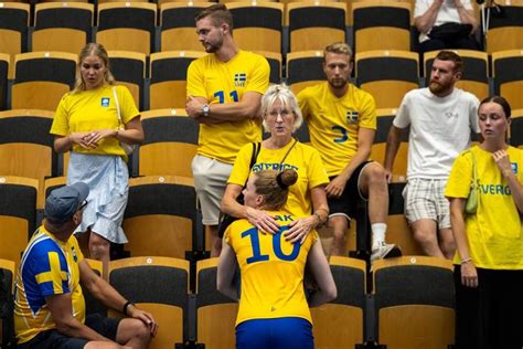 Isabelle Haak Updates On Twitter 📷 Isabelle Haak Abraçando A Mãe