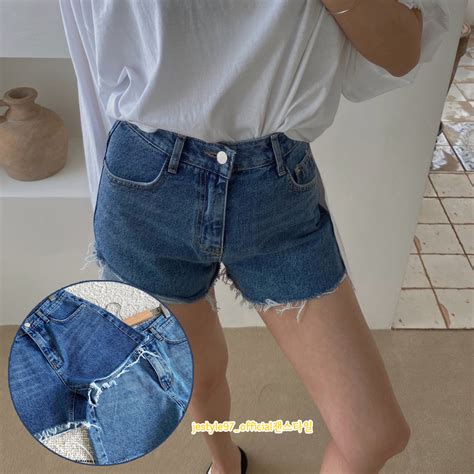 잰스타일유니크룩 고퀄리티의 면소재의 데일리룩으로 착용하기 좋은 데일리 청반바지 데님숏팬츠입니다💙