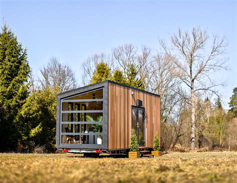 Luna Model Tiny House Mary Beker