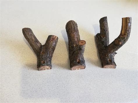 Деревянная вешалка с двумя крючками — ціна 180 грн у каталозі Меблі для передпокою Купити товари