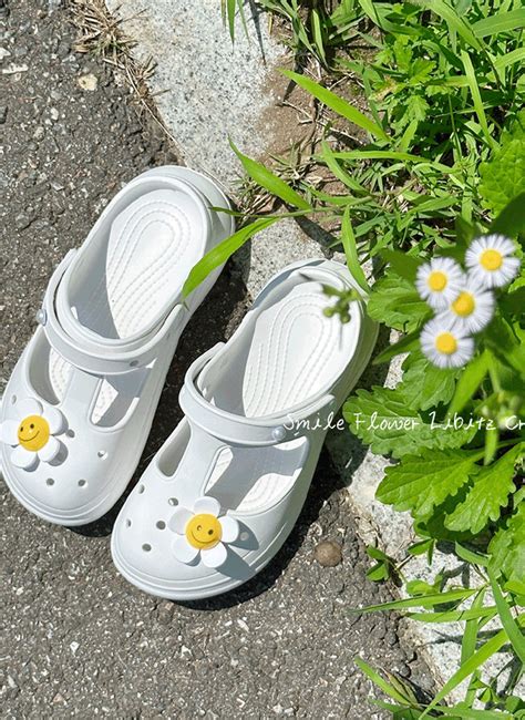 베키룸 🌸신발세트🌸 데이지 스마일꽃 지비츠 통굽 크록스 샌들 슬리퍼 위시버킷