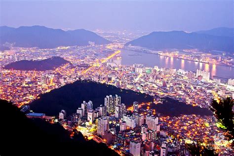 맑은 물과 수려한 산이 펼쳐진 경남 창원의 자산동 시사저널