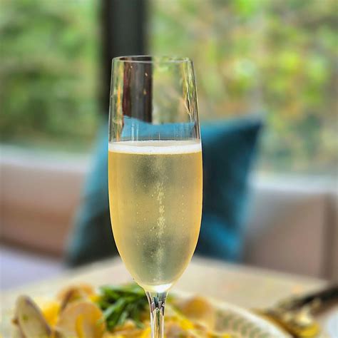 먹스타 몽몽 맛집 탐방 와인 루이나블랑드블랑 By 먹스타 몽몽 루이나 블랑 드 블랑은 1729년 설립된