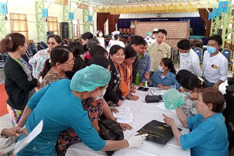 ရေနံချောင်းတက္ကသိုလ်၌ ကိုဗစ် ၁၉ ထပ်ဆောင်းကာကွယ်ဆေး ထိုးနှံပေး