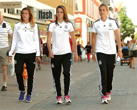 Wählen Sie Einen Oder Mehrere Was Würden Sie Tun 9 Porno Bilder Sex Fotos Xxx Bilder