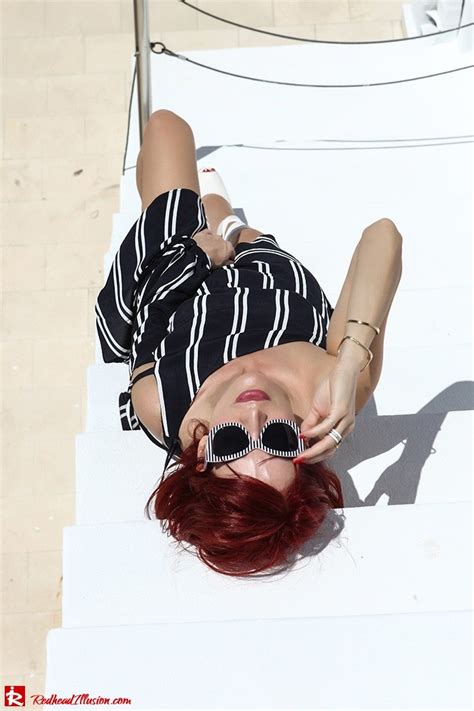 Redhead Illusion Stripetease