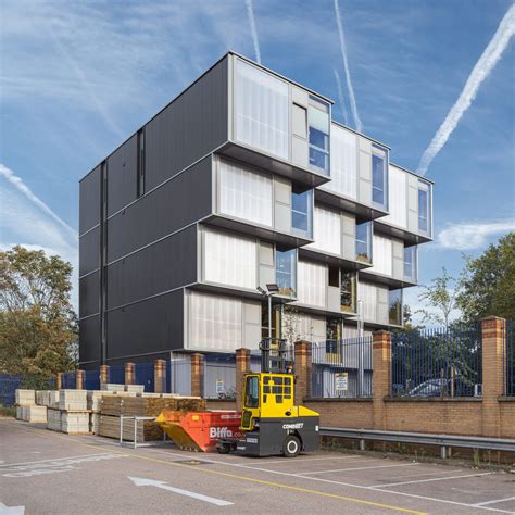 Job Of The Day Graphic Designer At Drmm In London