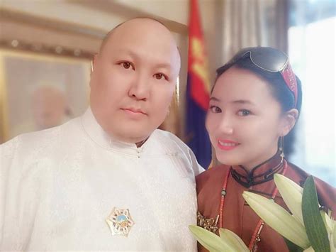 Дуучин Т Дэлгэрмөрөн шинэ найз бүсгүйгээ танилцууллаа Фото Улаанбаатар Пост