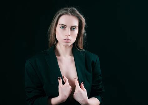 Premium Photo Beauty Woman Face Portrait In Studio Beautiful Girl