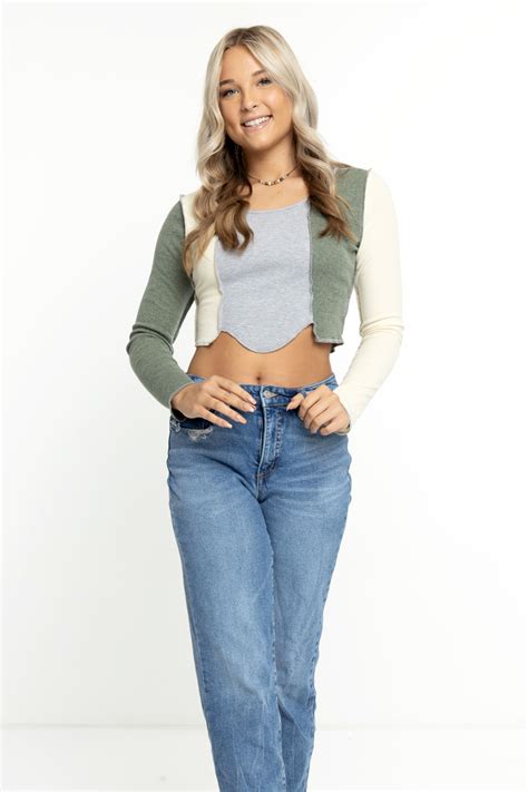 Brynn J New View Modeling