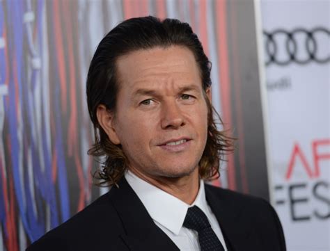 Embarrassed Sienna Miller Leaked Breast Milk On Mark Wahlberg At Golden