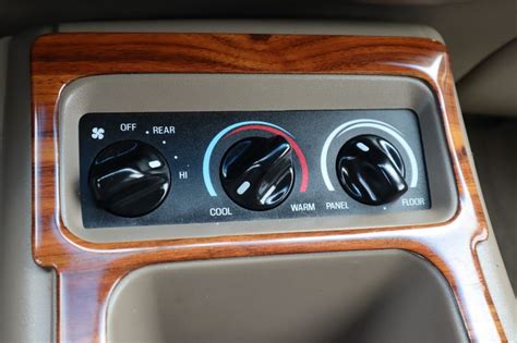 2000 Ford Expedition Photos