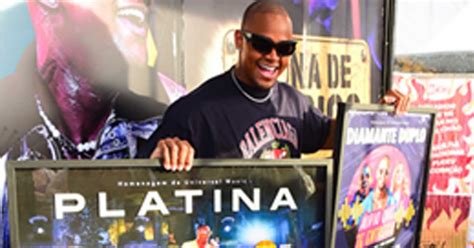 L O Santana Leva O Baile Da Santinha Pra S O Paulo