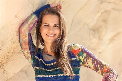 Julia Bless Actress E Talenta