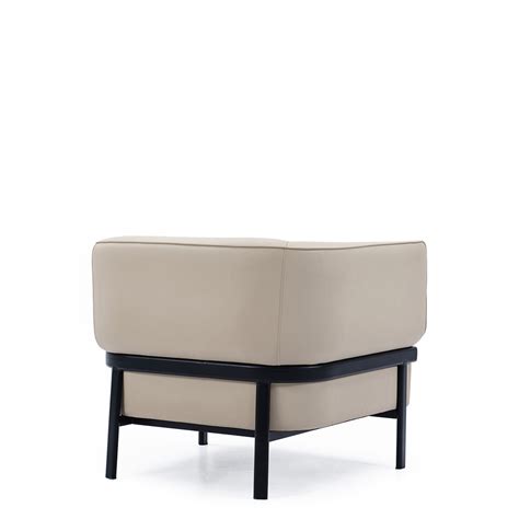 Hug Lounge Chair