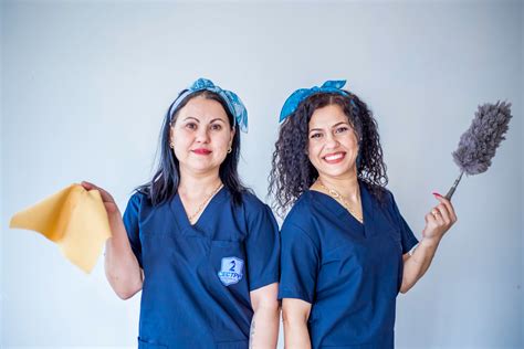 Професионално почистване София от „2 Сестри и половина” Почистване на домове входове офиси