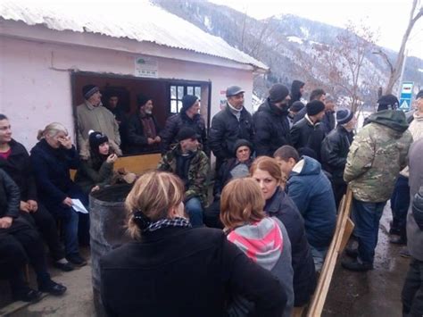 ხულოში სოფელ ყინჩაურში ახალ წელს საპროტესტო აქციით ხვდებიან Batumelebi • • Batumelebi Ge