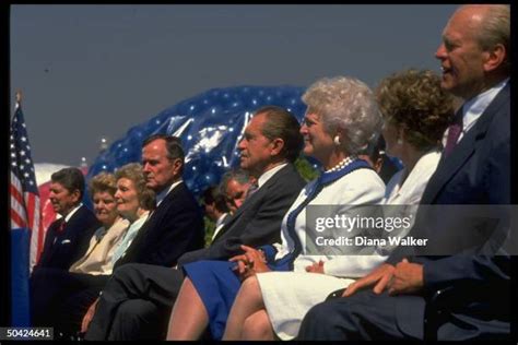 Barbara Bush Nancy Reagan Photos And Premium High Res Pictures Getty