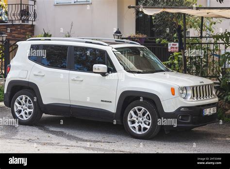 2022 Jeep Renegade White
