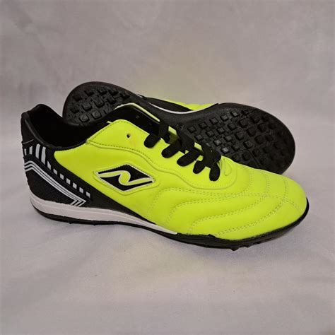 Сороконіжки Lion — ціна 750 грн у каталозі Бутси Купити чоловічі речі за доступною ціною на Шафі