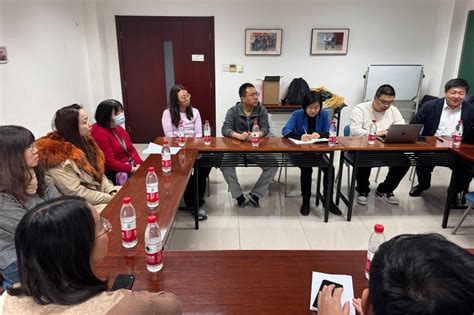 探索教育大模型赋能个性化教学新路径——技术组特色教研活动 清华大学附属中学