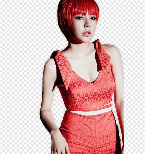 فتيات الجيل 07 ، امرأة ترتدي قميصًا قصيرًا برقبة مغرفة حمراء Png