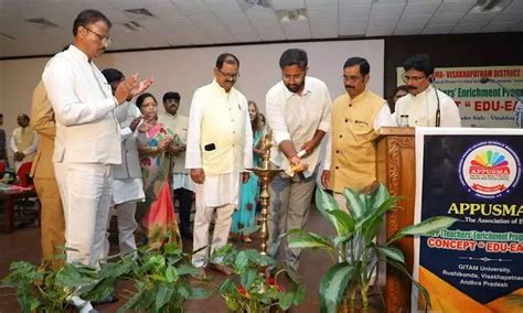 In A Technology Driven Age Teachers Role Remains Irreplaceable