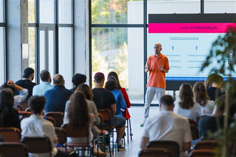 Btu • Btu • ბიზნესისა და ტექნოლოგიების უნივერსიტეტი