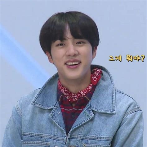 🖤🍎ᓚᘏᗢ Adlı Kullanıcının Jinie Panosundaki Pin