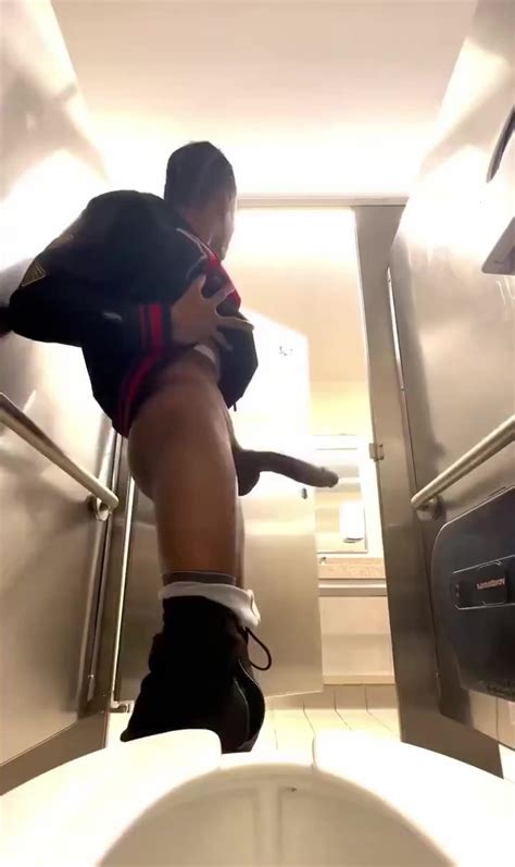 Big Long Dic Dude Cruising In Public Bathroom