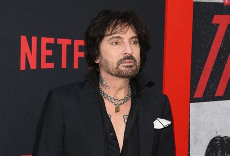 Tommy Lee Accused Of Sexually Assaulting Woman In Helicopter Los