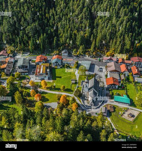 Die Gemeinde Biberwier In Der Zugspitz Region In Tirol Im Luftbild