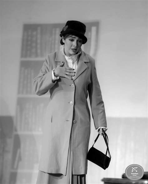 یاسمنِ سریال لحظه گرگ و میش روی صحنه تئاتر