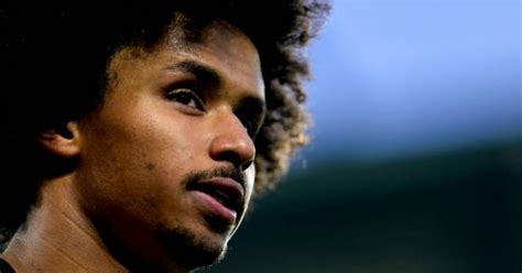 리버풀 음바페보다 빠른 공격수 데려오기 위해 나폴리와 경쟁한다